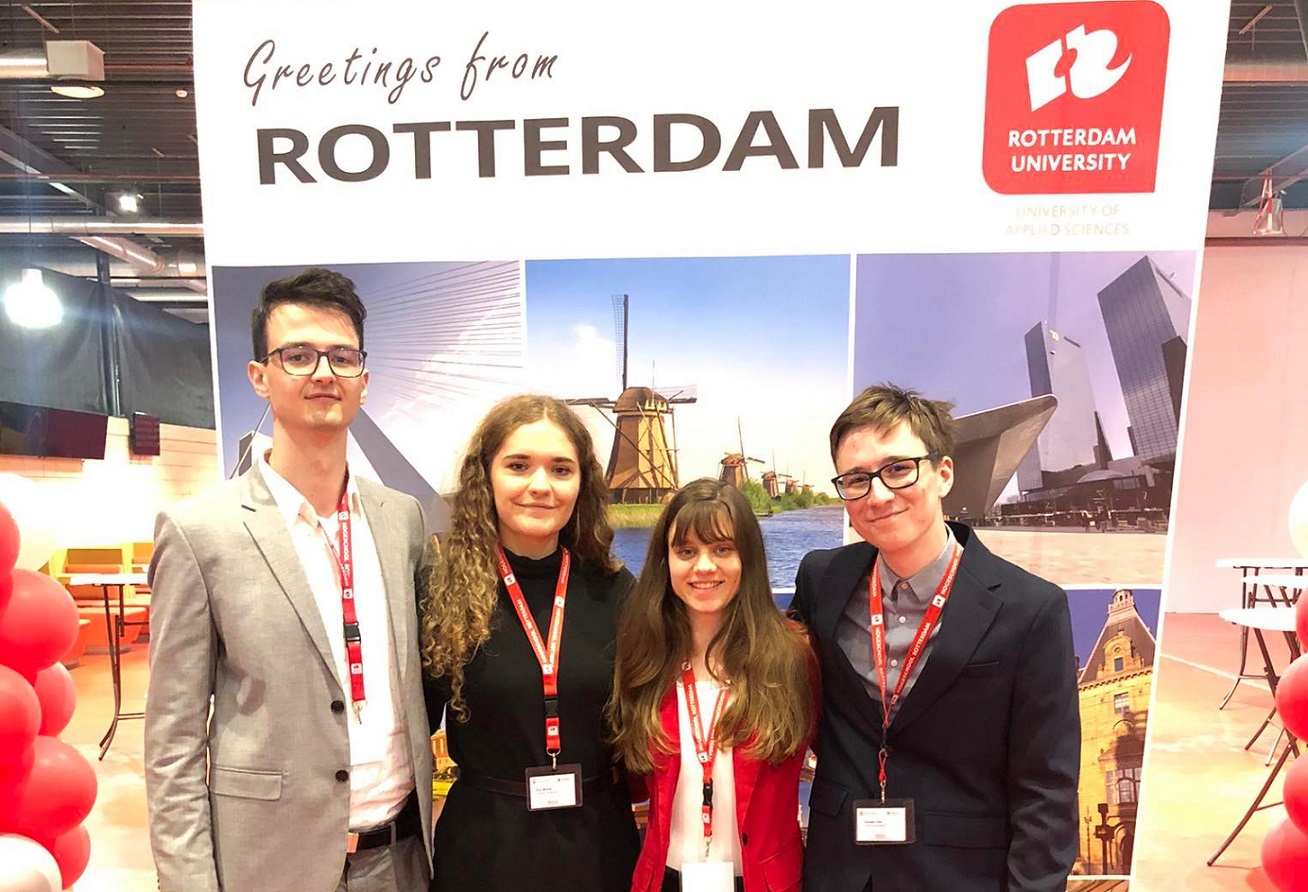 Students represented our university at the Rotterdam Business Case ...
