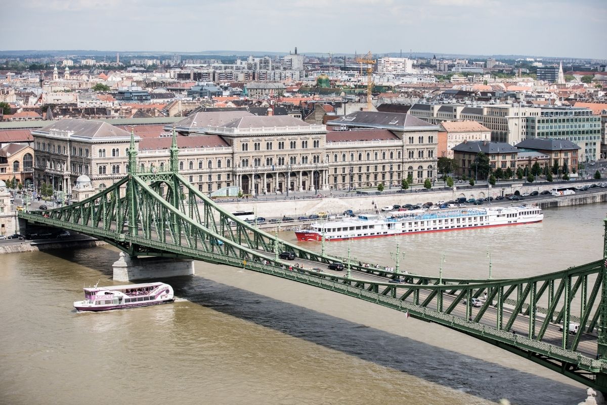 Hungarian universities help each other to become sustainable - Corvinus ...