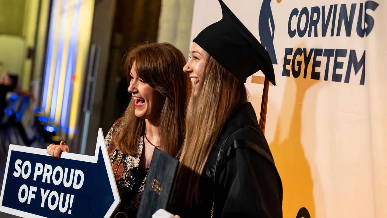 Freshly graduated students welcomed into the Corvinus alumni community ...