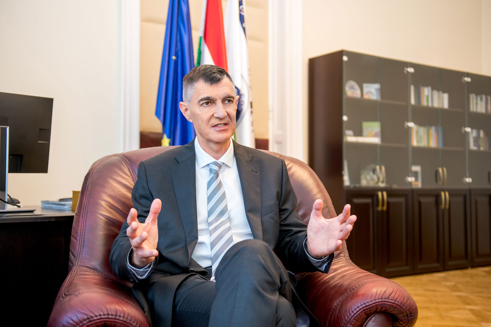 Szabó Lajos: Semelyik hallgatót nem érhet előny vagy hátrány a vagyoni ...